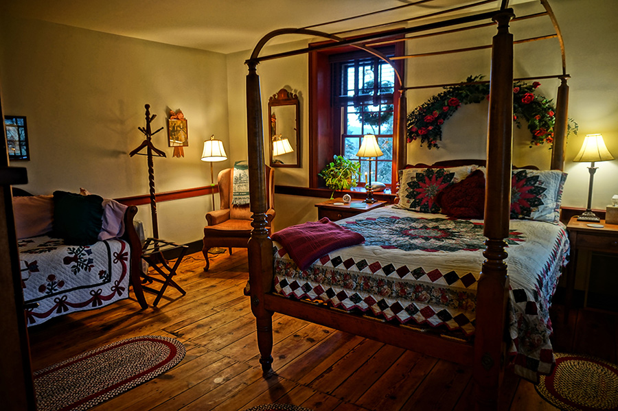 Rooms Rates - Brownstone Colonial Inn
